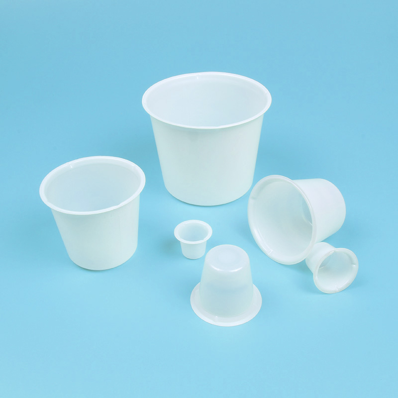 Polystyrene Four-Spout Beakers Disposable Measuring Cups
